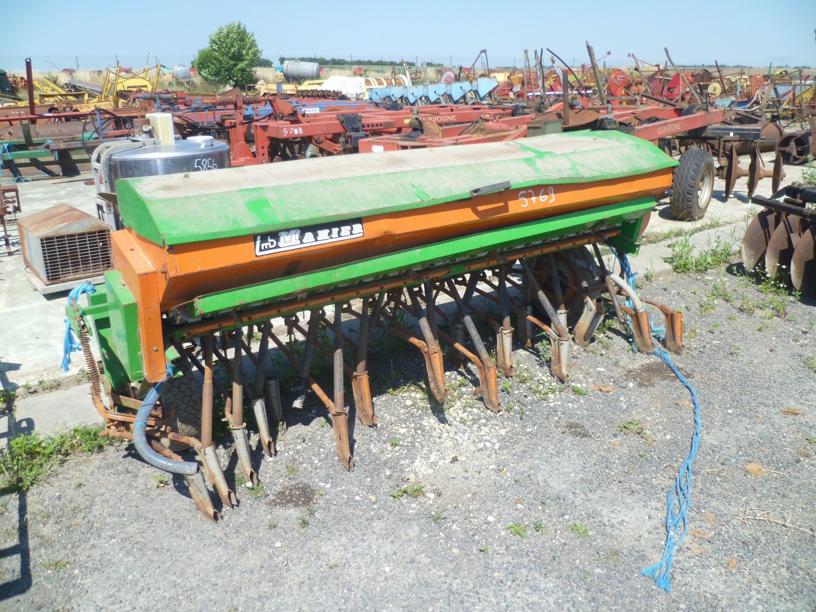 MAHIER SEMOIR EN LIGNE CONVENTIONNEL 17 SOCS - Semoir en ligne ...