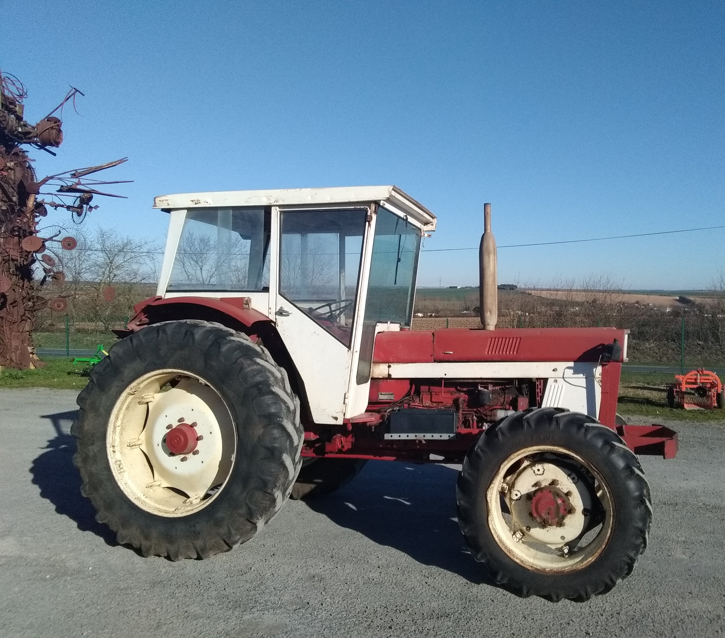 TRACTEUR AGRICOLE 1046- INTERNATIONAL | Diffusion Directe