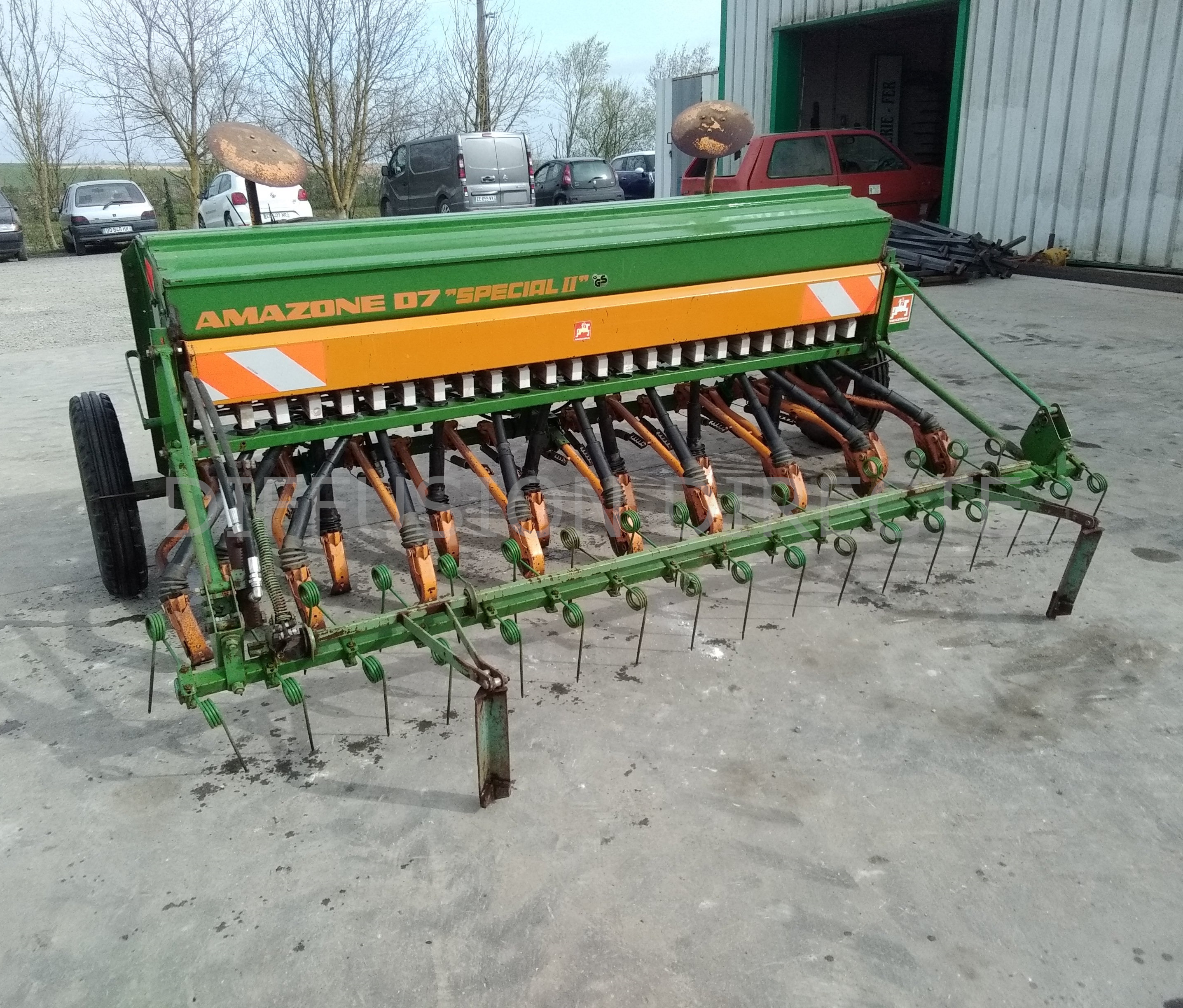 SEMOIR EN LIGNE D7 SPECIAL II- AMAZONE | Diffusion Directe