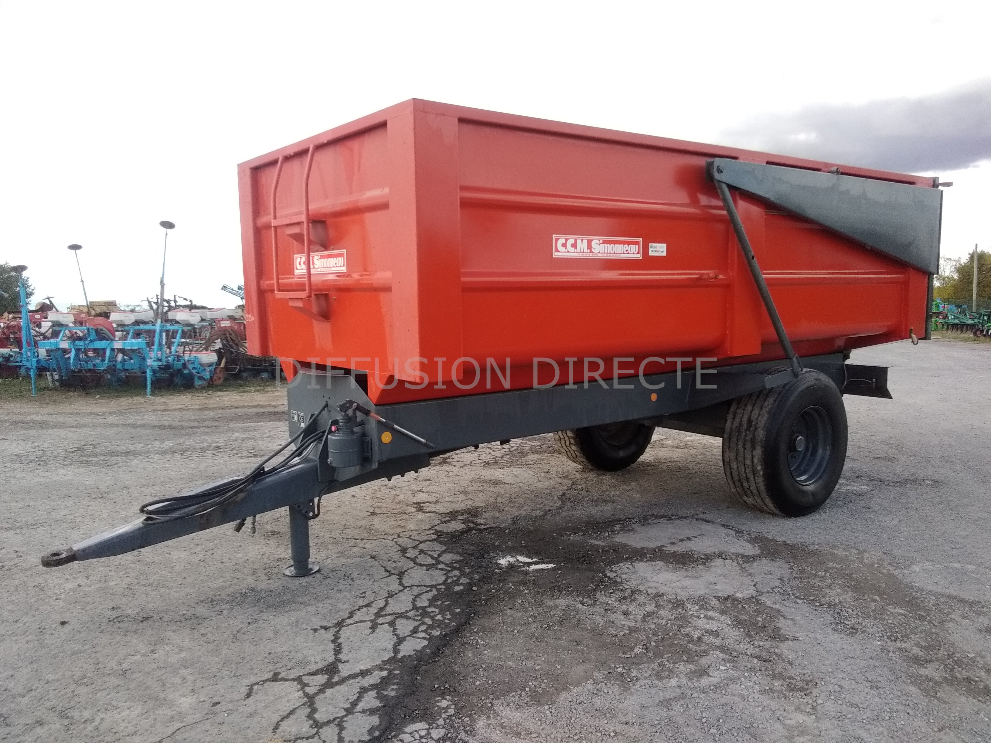 BENNE AGRICOLE MONO 1100- SIMONNEAU | Diffusion Directe